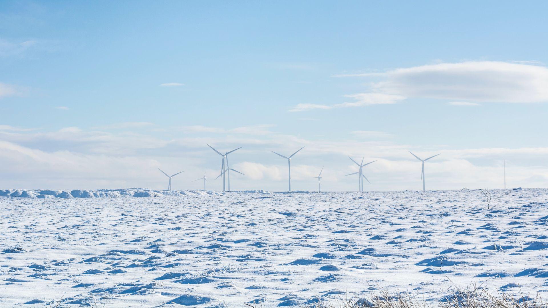 On blade ice detection sensors for wind turbines